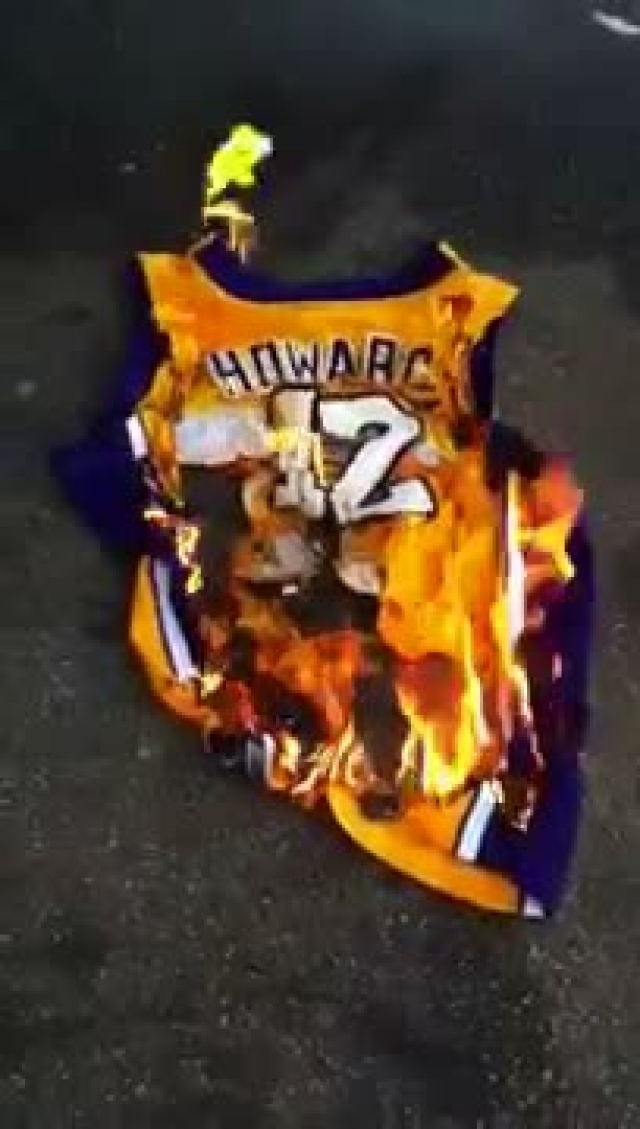 Index - Sport - Howard-mez roston, flambírozva