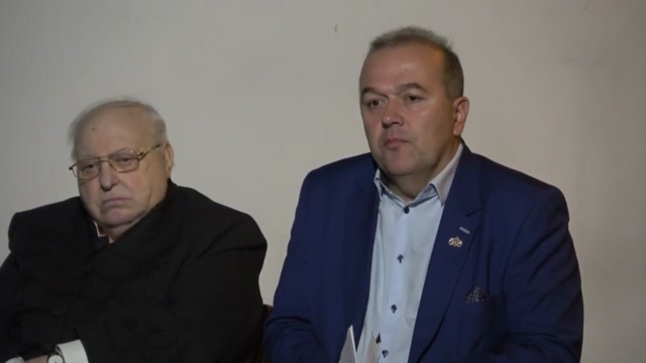 Budaházyék eljárási kegyeleméért áll ki a Budaházy Bizottság az ... Budaházyék eljárási kegyeleméért áll ki a Budaházy Bizottság az ...